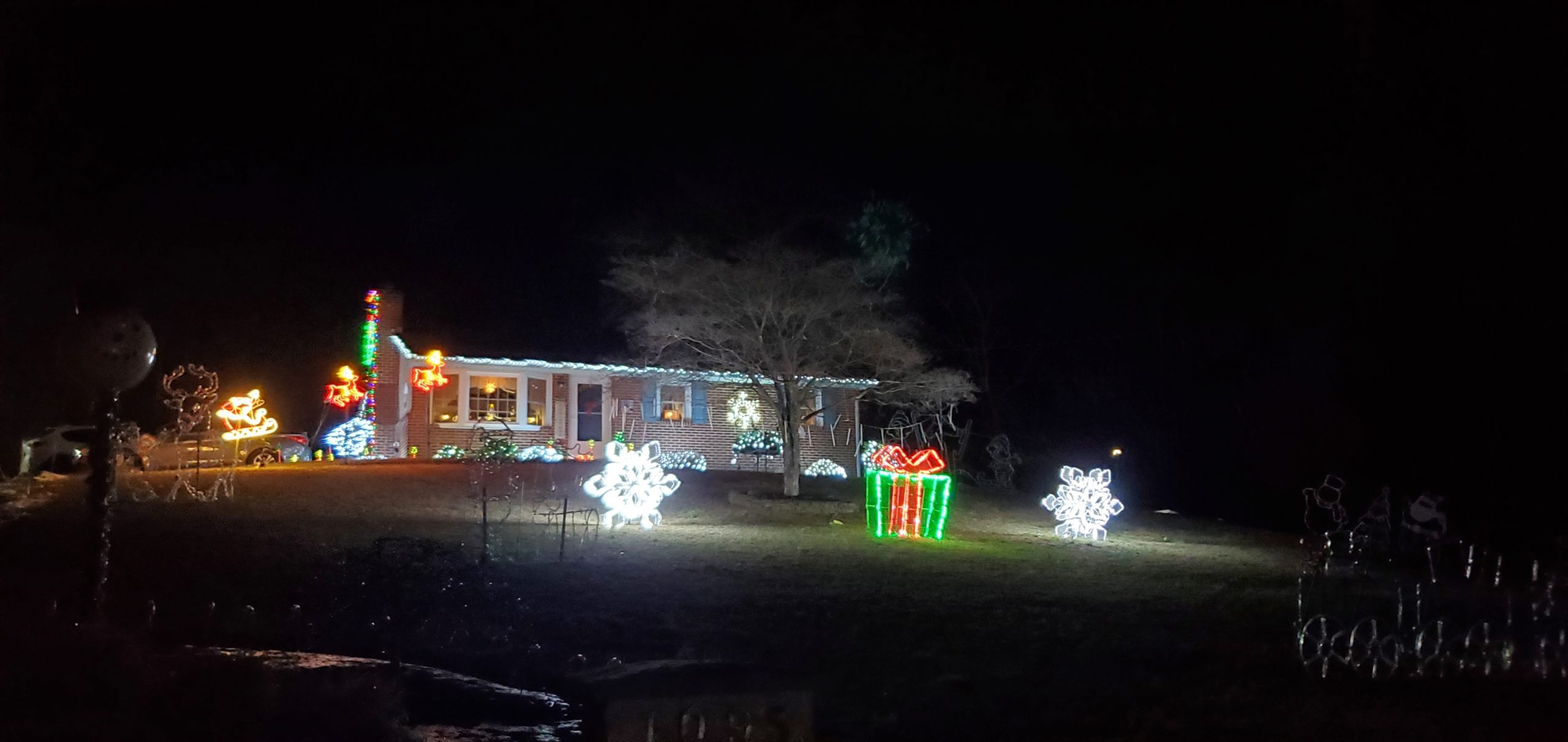 2025 Holiday Light Tour Winners - Zuber Realty